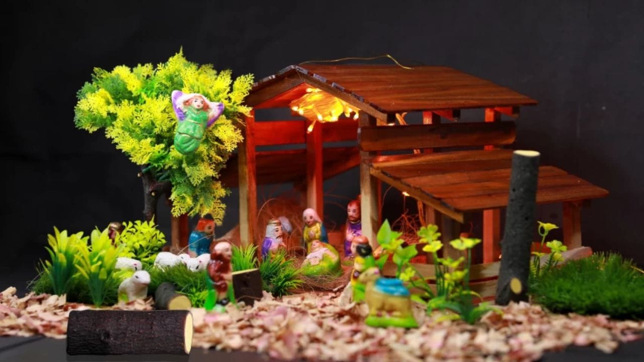 പുല്‍ക്കൂട് ഉണ്ടാക്കാന്‍ ഒട്ടും പണിയില്ലന്നേ! പണച്ചെവില്ലാതെ ...