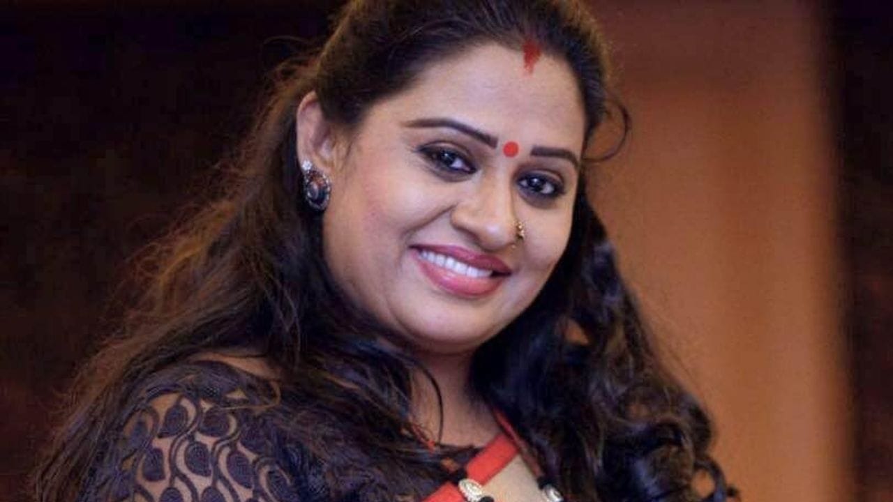 'അപ്പച്ചൻ ഐസിയുവിൽ, റിഹേഴ്‌സൽ വൈകിയതിന് ലാലേട്ടൻ ദേഷ്യപ്പെട്ടു, രക്ഷിച്ചത് മമ്മൂക്ക'; ബീന ആന്റണി ...